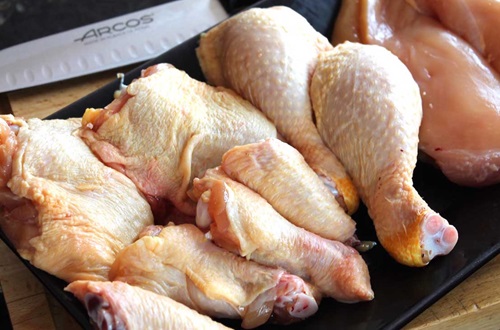 Receta de pollo chuco con tajadas: Preparación hondureña tradicional y ...