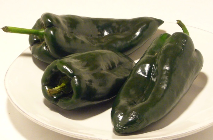 Receta de rajas de chile poblano con crema y elote mexicanos ...